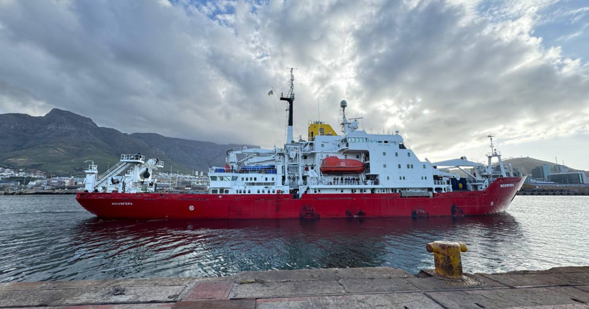 Український криголам Ноосфера почав четвертий антарктичний сезон ...